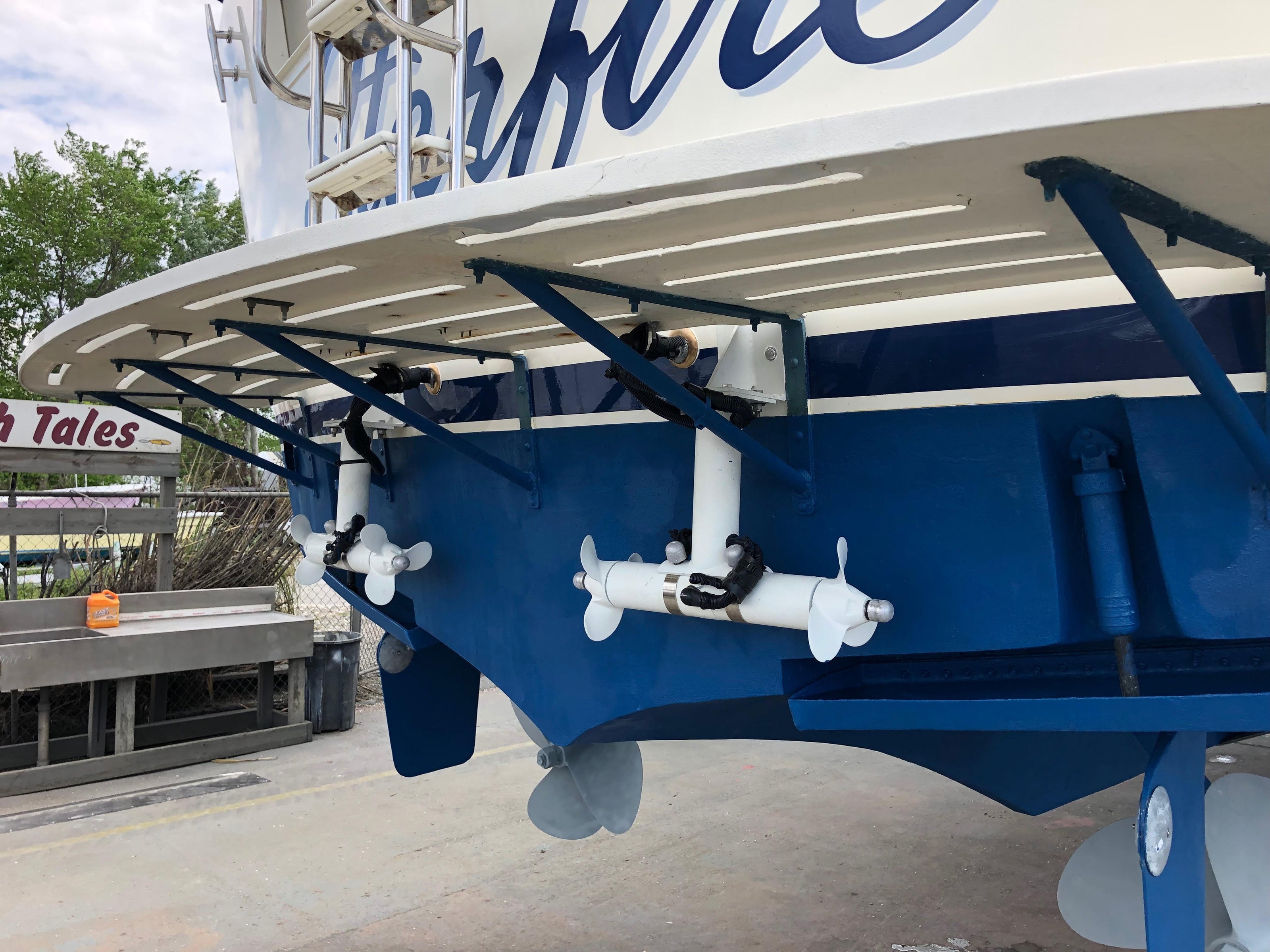 ST350-D Stern Thruster for Yachts 50′ to 70′ | SideShift